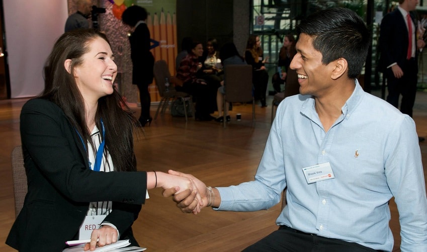 9 Body Language Mistakes To Avoid During Interviews — Marketing Mind